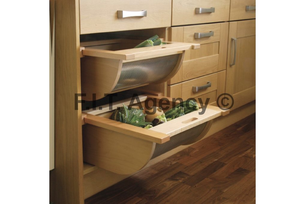 Custom-made drawer inserts & cutlery inserts made of wood